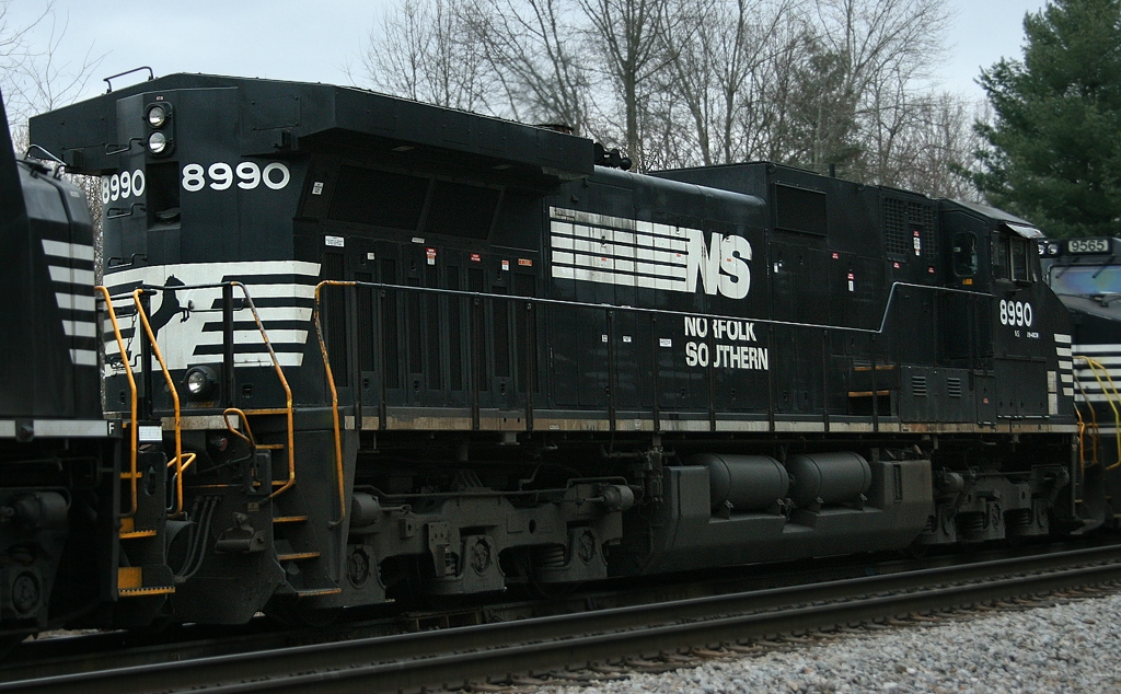 NS 8990